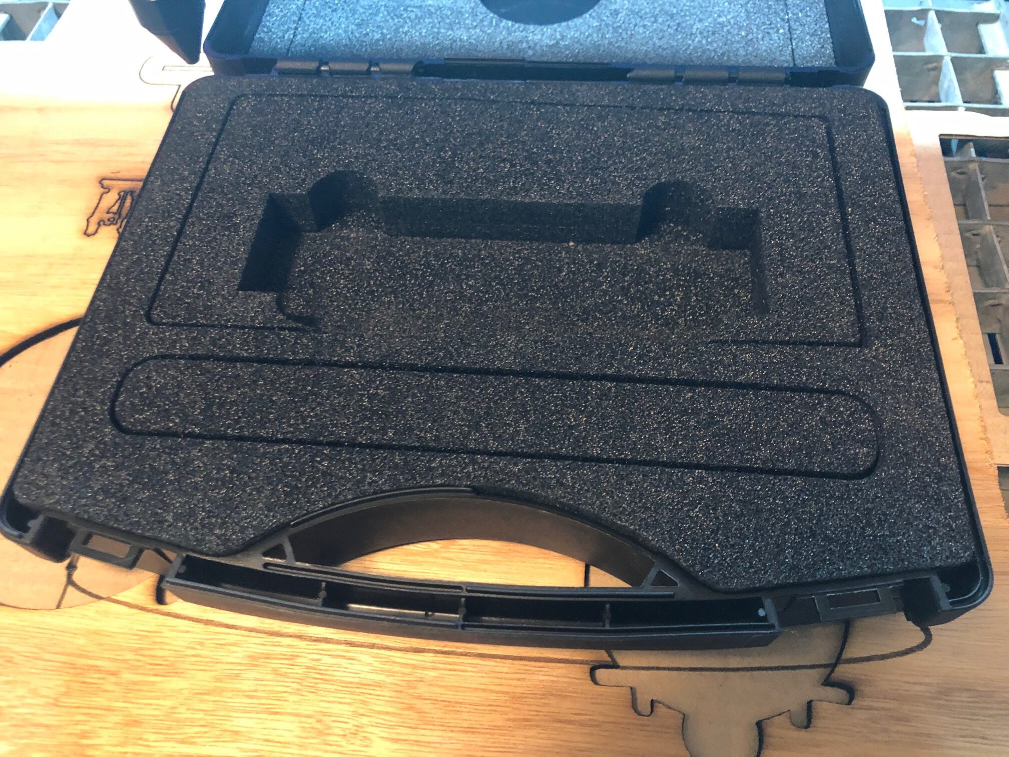Pasfit transportbehuizing met foam inlay op lasersnijder voor Fluke ...