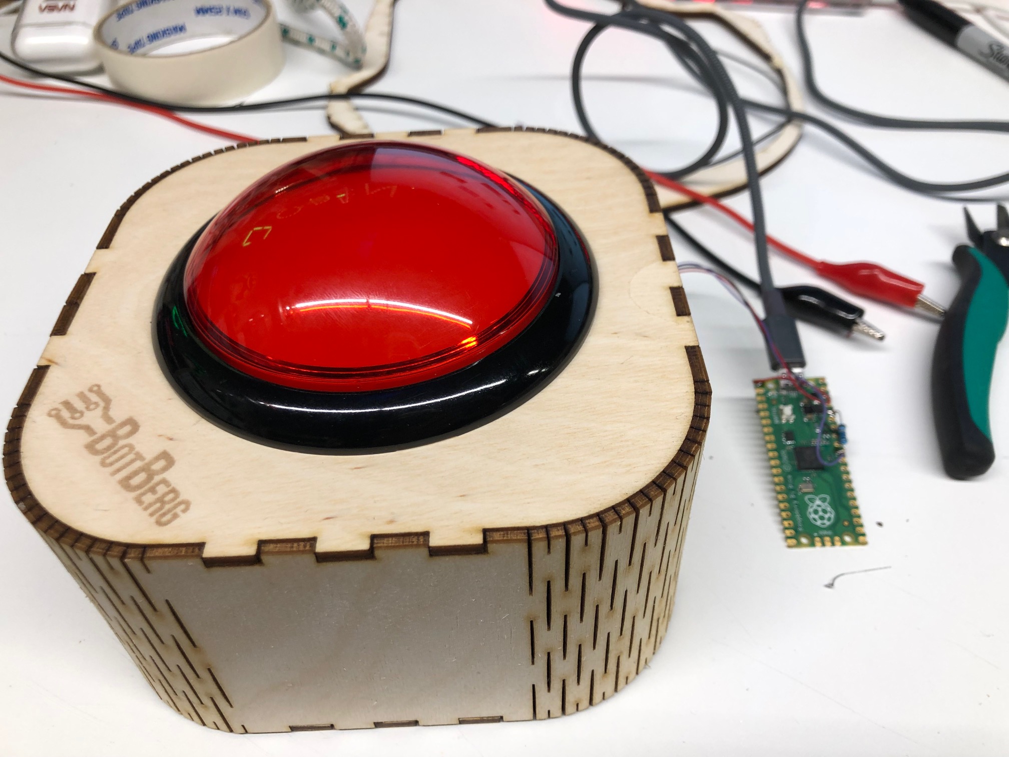 Big Button – Raspberry Pico Gedichten generator – BotBerg